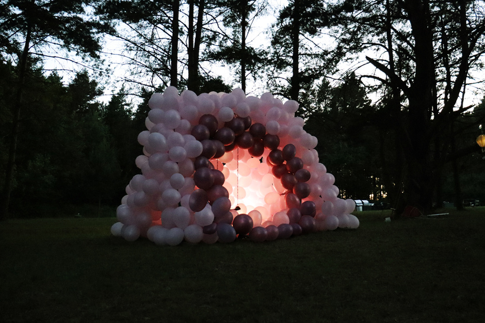 BALLOON HUT - UMA