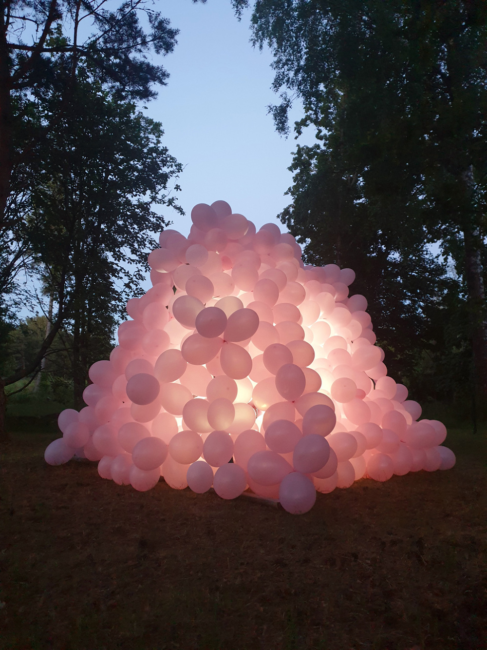 BALLOON HUT - UMA