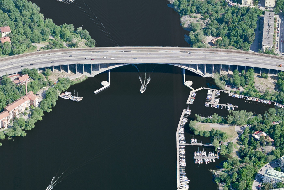 UNDER THE BRIDGE - UMA