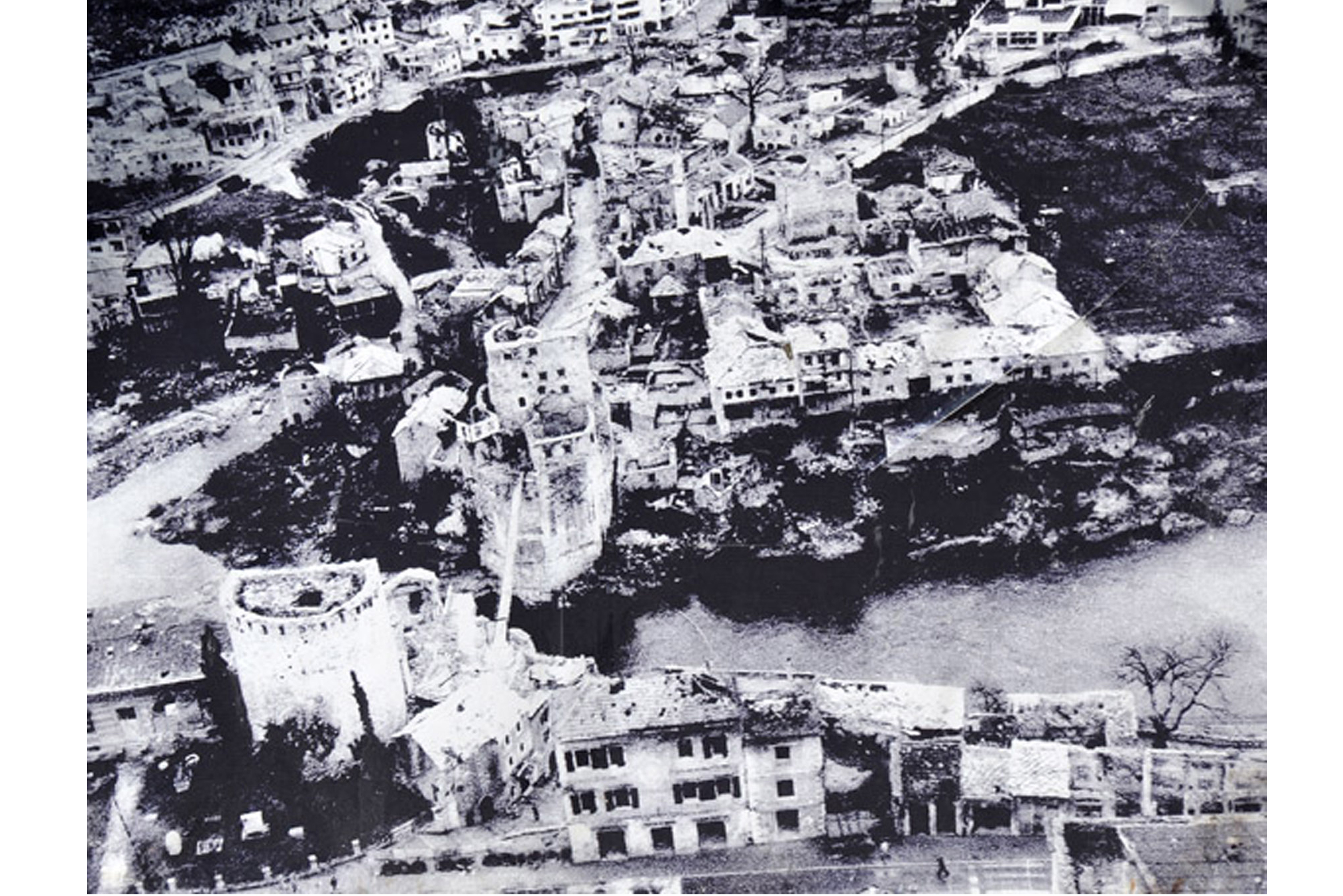 On the Forgotten Monuments - Mortal Cities Forgotten Monuments