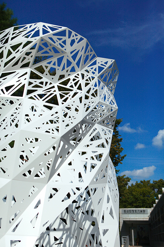 WING TOWER - Yong Ju Lee