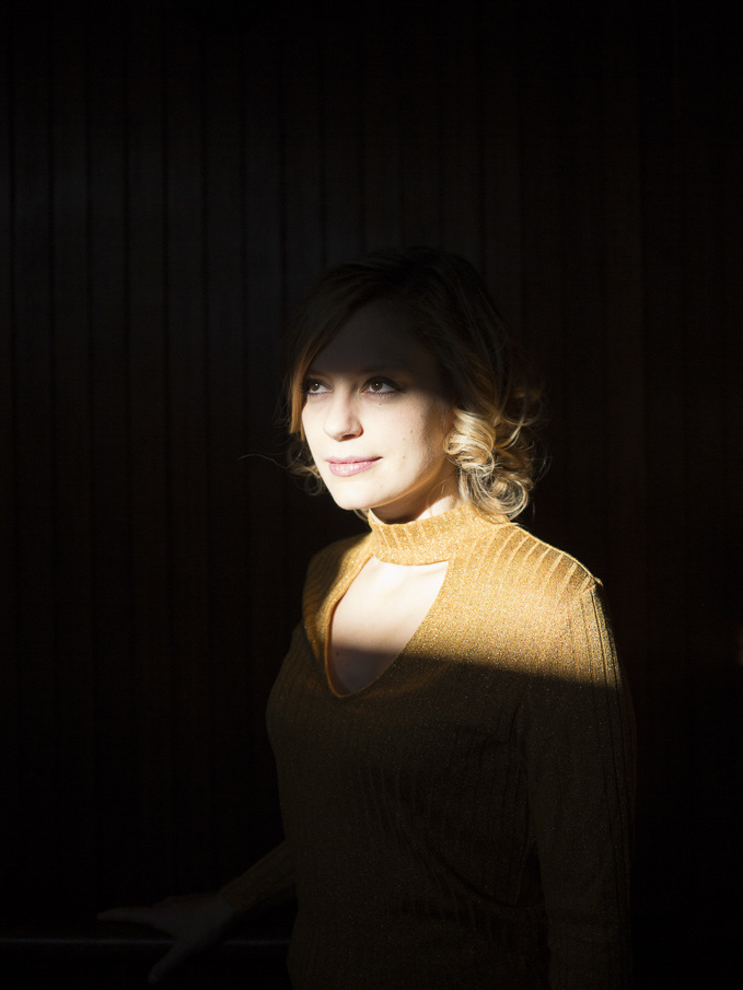 Beatrice Berrut - www.eliashassos.de