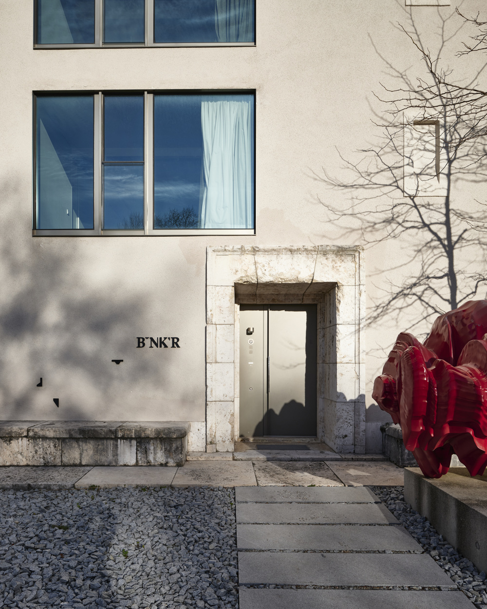 From Bunker to “Shelter Deluxe” - www.eliashassos.de