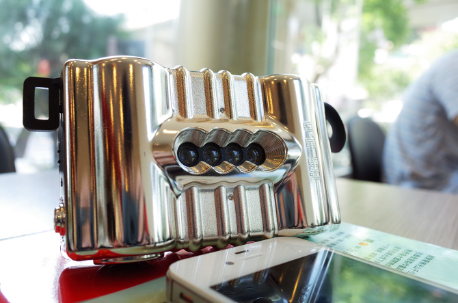 Super Sampler - 菲林相機的初體驗 - 隨著狗掌的節奏漫步城市