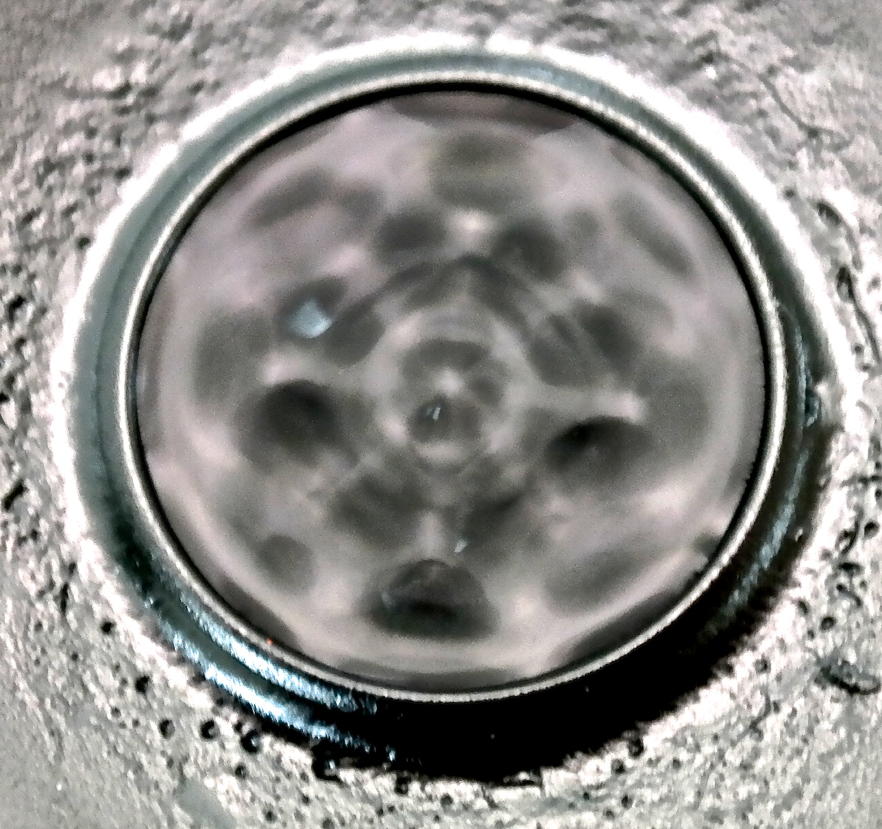 Cymatics with Water - Chris Love