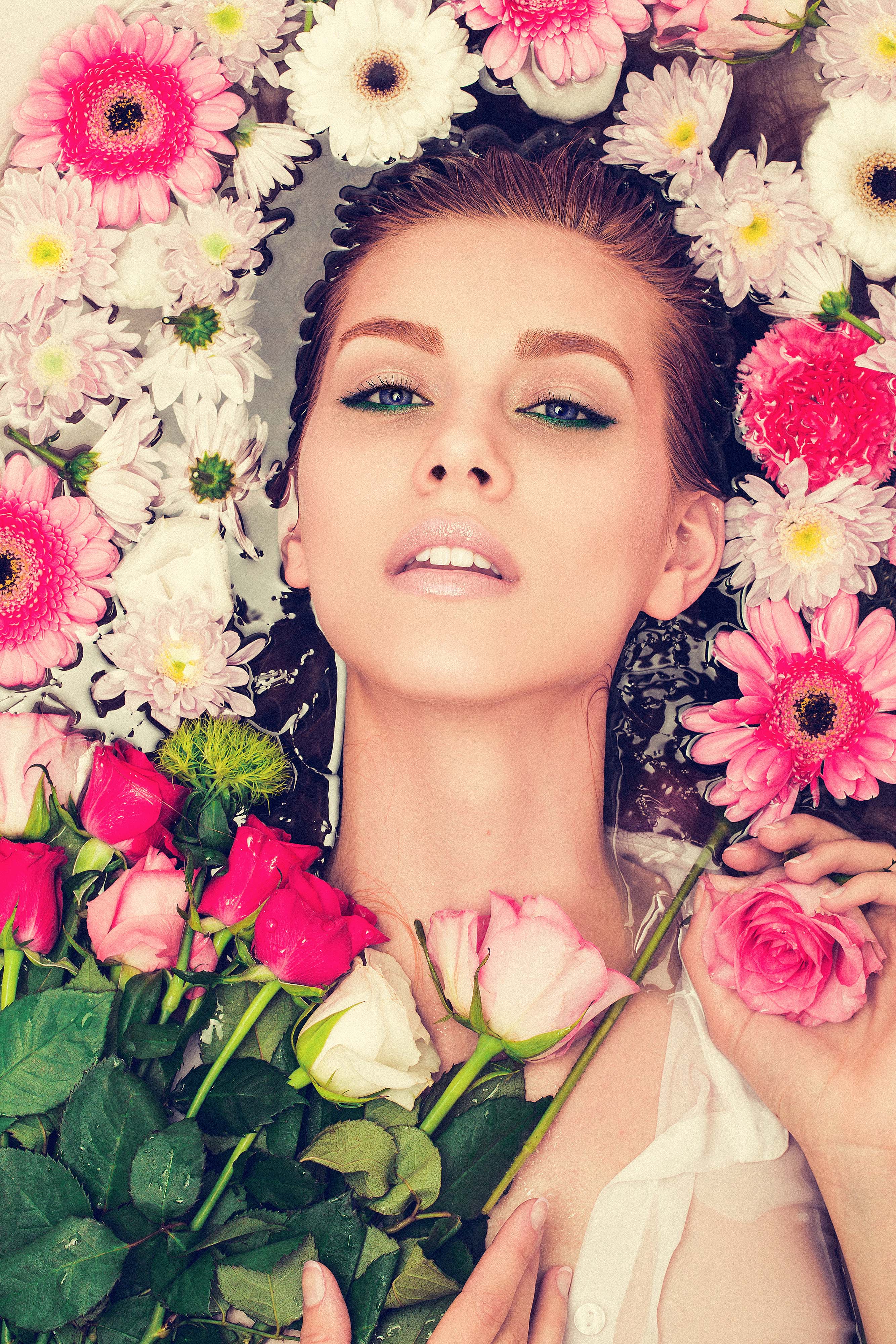 OOB MAGAZINE / DROWNING IN FLOWERS - Stéphane Spatafora