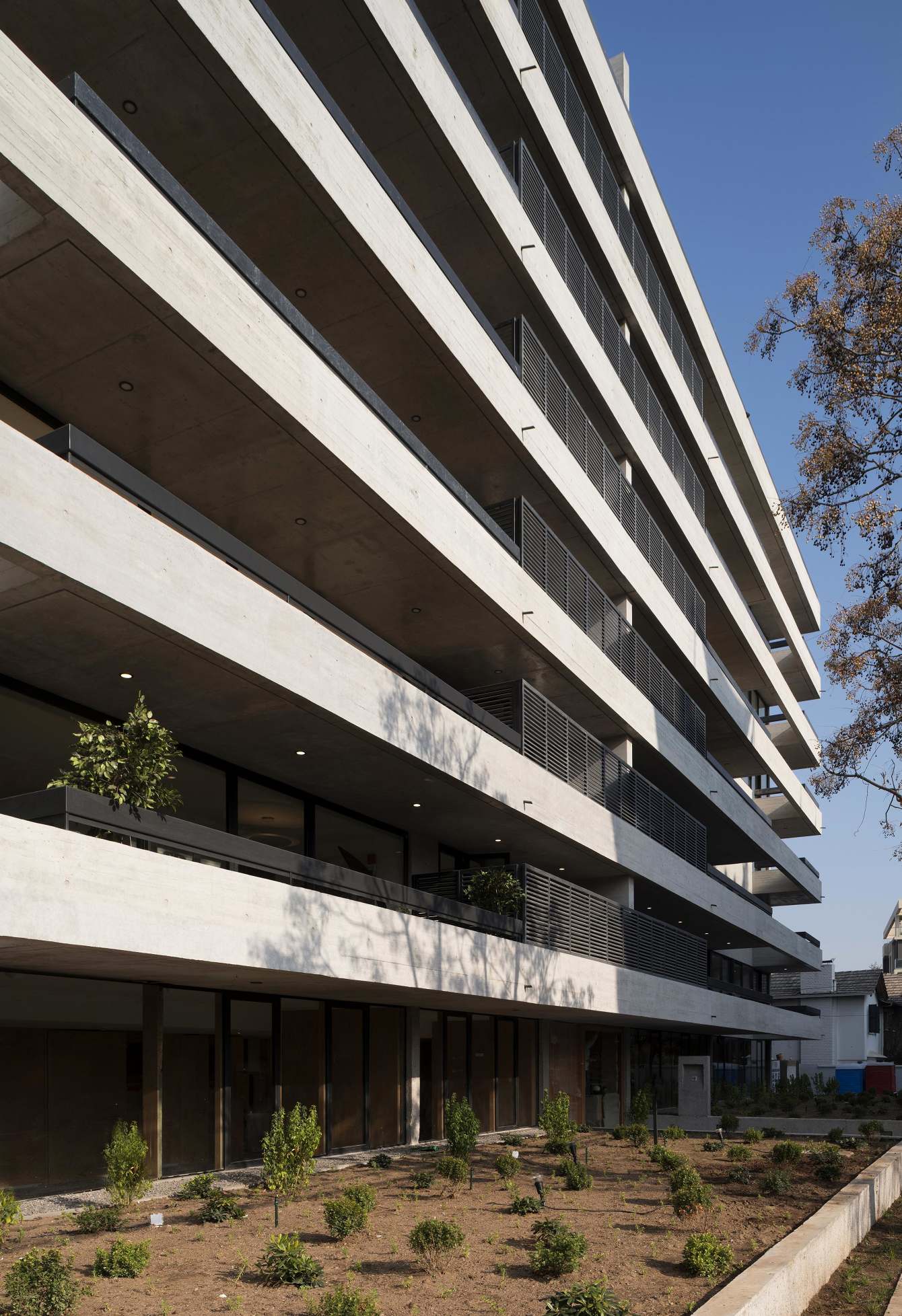 Edificio Jardín de Riveros - www.germanlamarcaclaro.cl