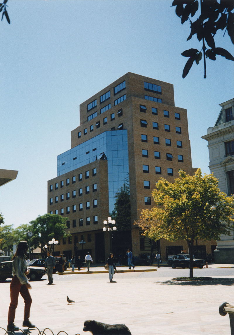 Edificio Plaza Centro - www.germanlamarcaclaro.cl
