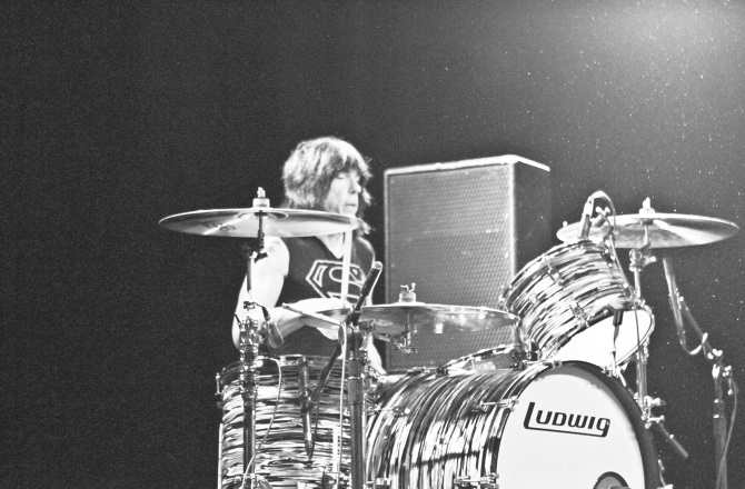 Musicians - Robbie Masterson