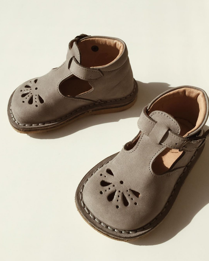 Pèpè Children Shoes - zine yolal