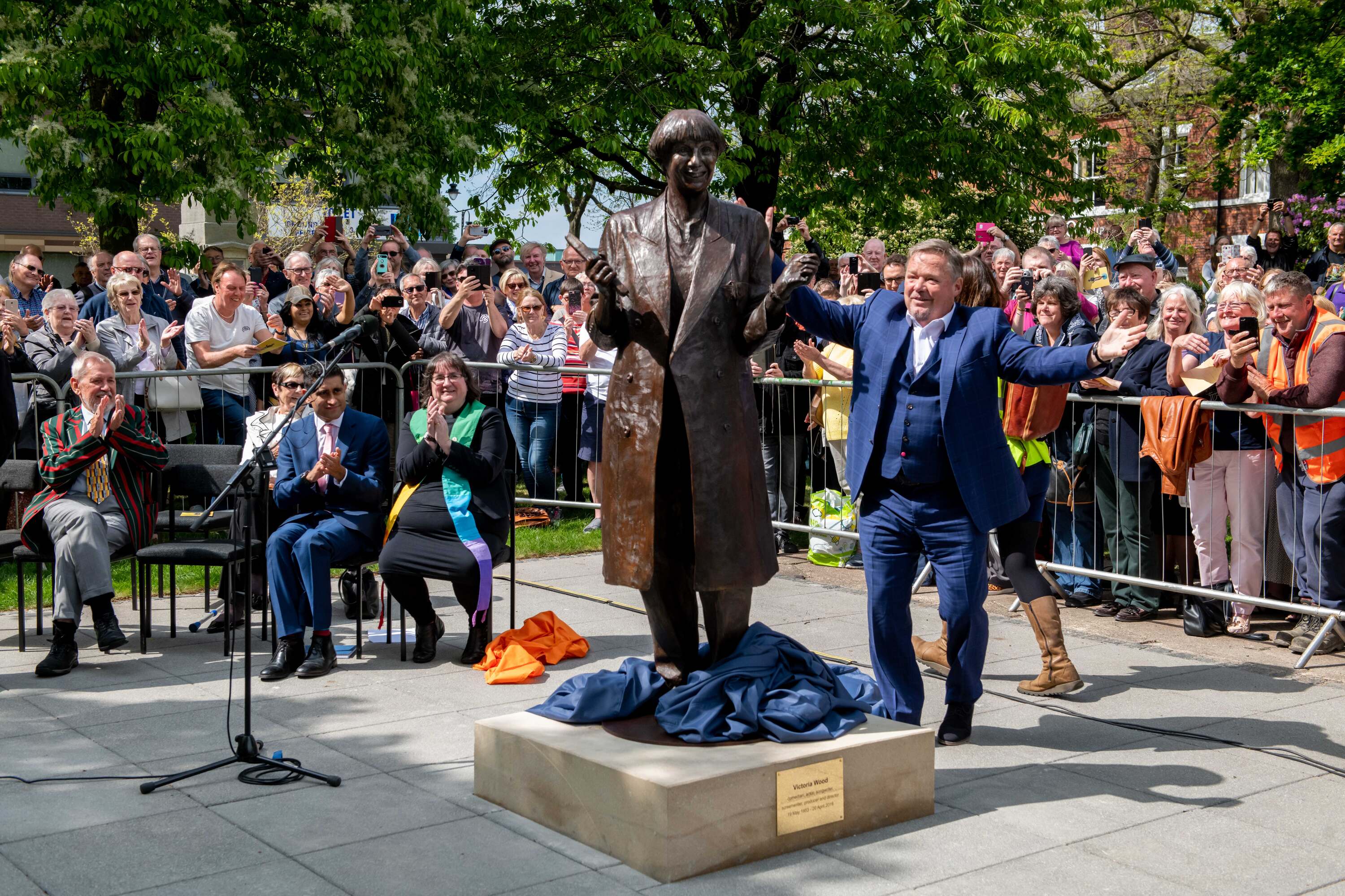 Victoria Wood Statue - Bury Art Museum