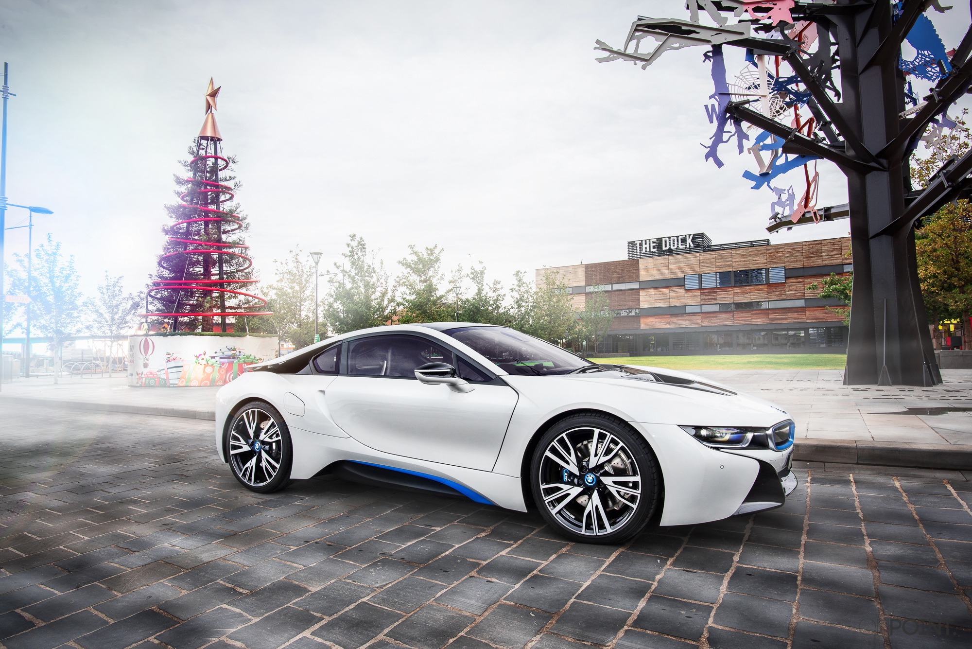 2016 BMW i8 - onpoint