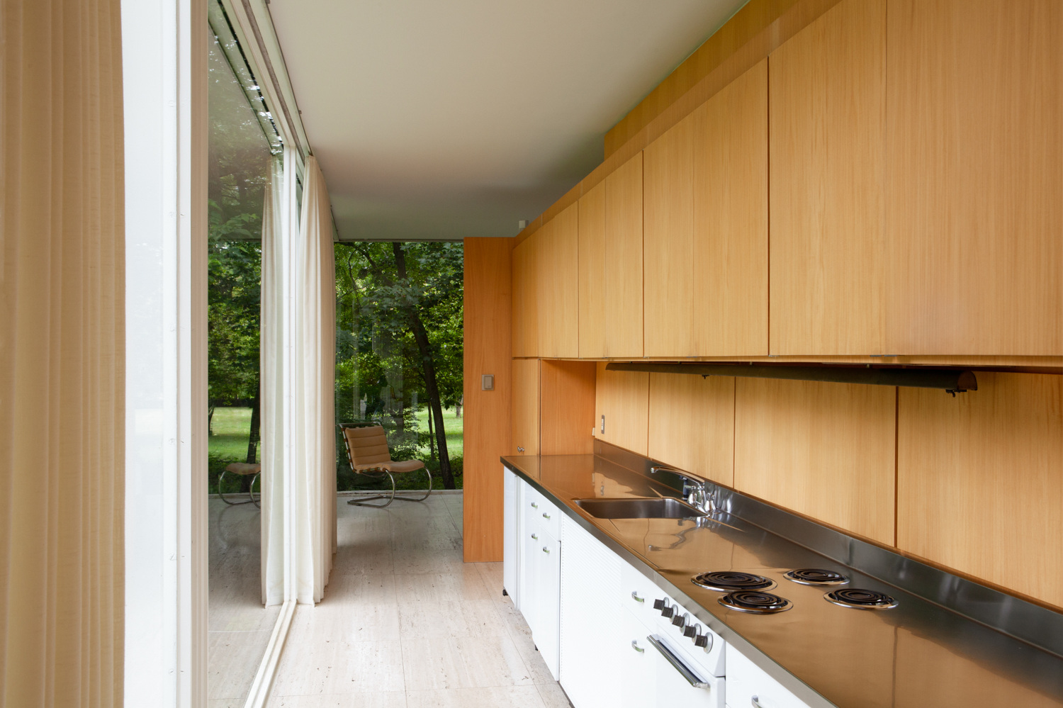 FARNSWORTH HOUSE, IL - Yorgos Efthymiadis