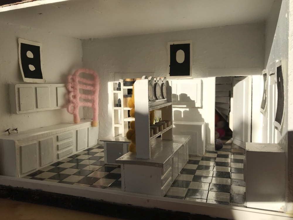 Small House Gallery - Eldi Dundee, Visual & Performing Artist ...