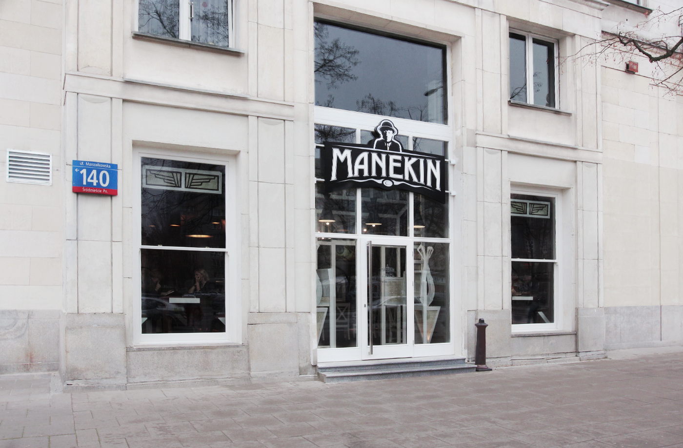 MANEKIN - NEUS