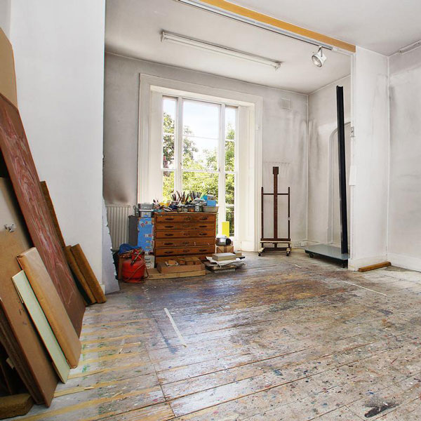 UNDERCOVER ARCHITECTURE - Jennifer Dyne