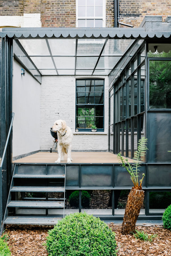 UNDERCOVER ARCHITECTURE - Jennifer Dyne