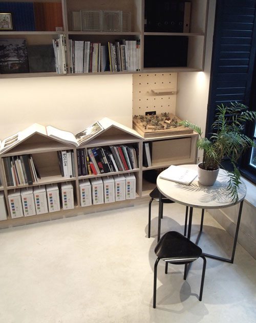 UNDERCOVER ARCHITECTURE - Jennifer Dyne