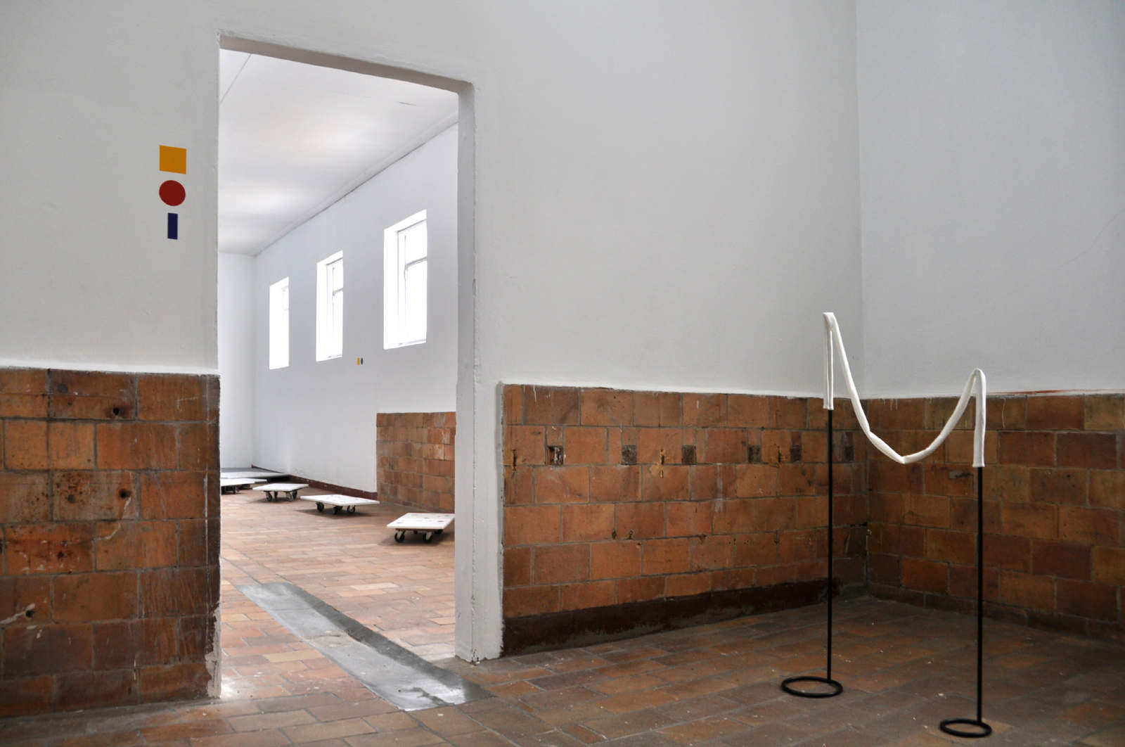 Chewing Walls (solo) - chrysanthi koumianaki