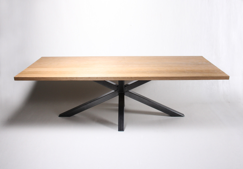 Double cross Table - markvrinzen