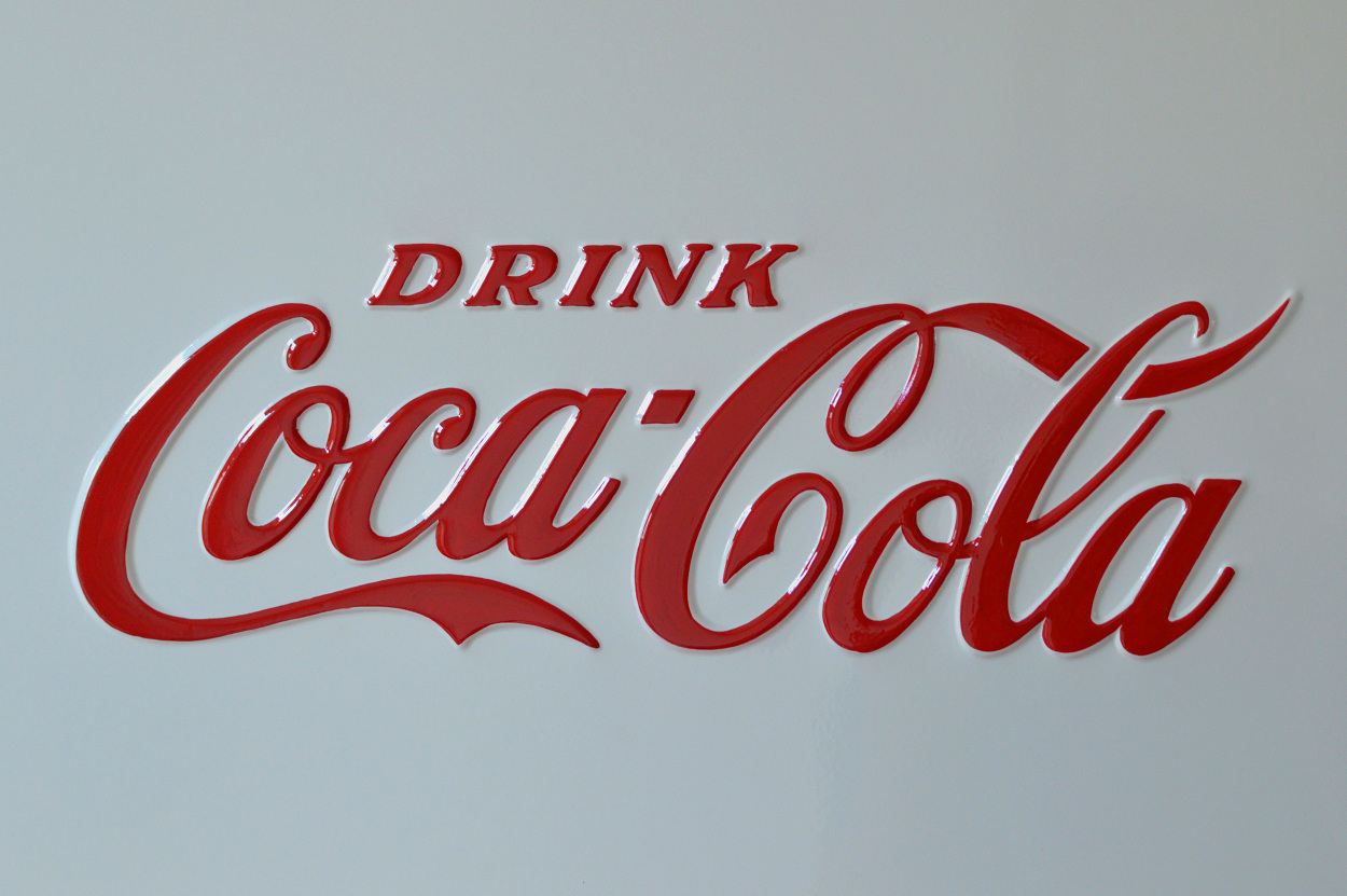 Coca-Cola Vending Machine - www.signwritingjack.com