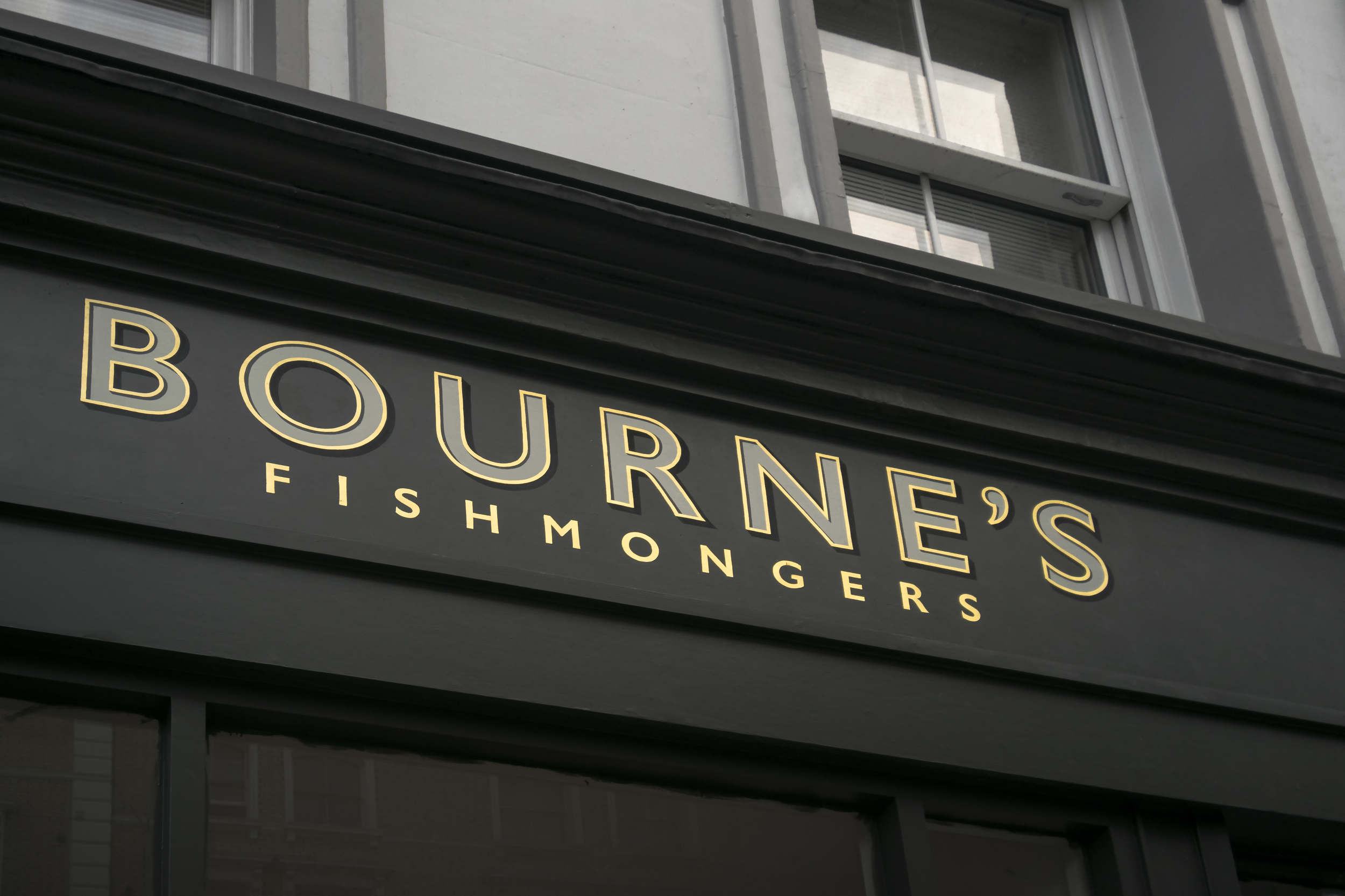Bourne's Fishmongers - www.signwritingjack.com