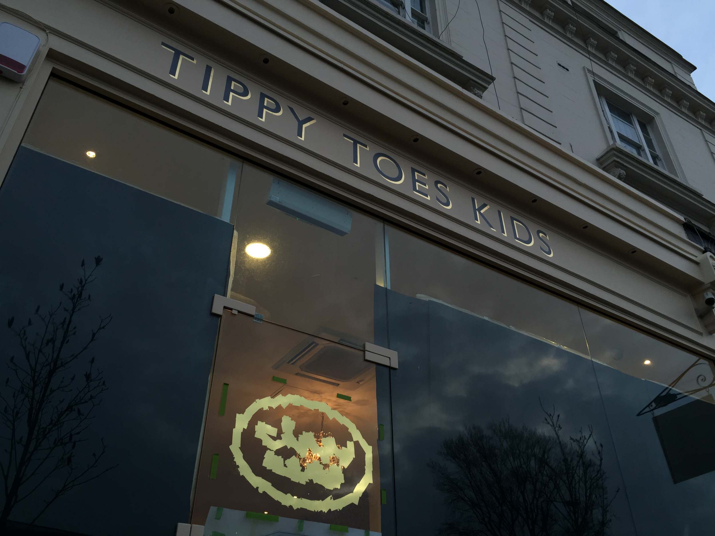 Tippy Toes Kids - www.signwritingjack.com