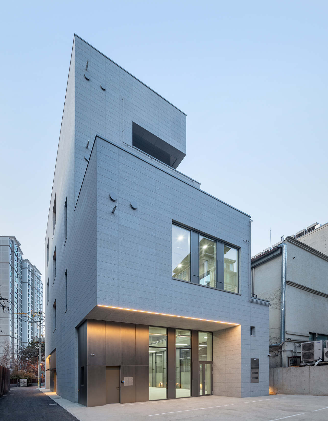 The Plastic - N.E.E.D. Architecture