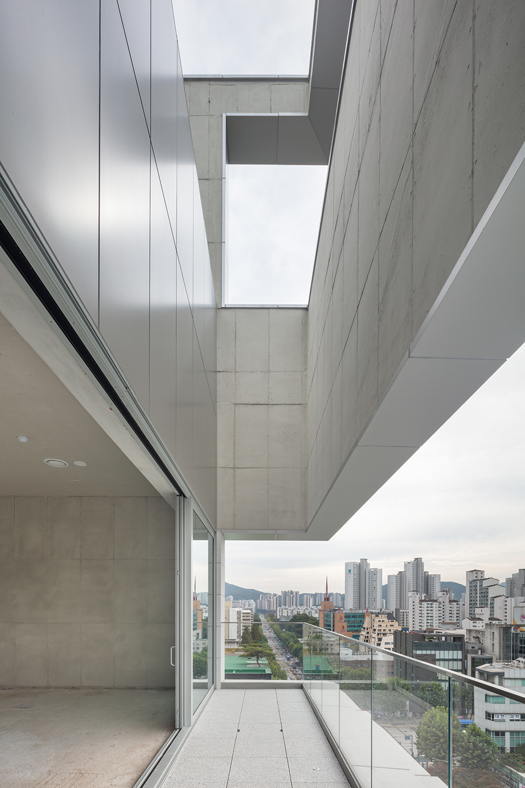 TJ Samyoung Daechi Tower - N.E.E.D. Architecture