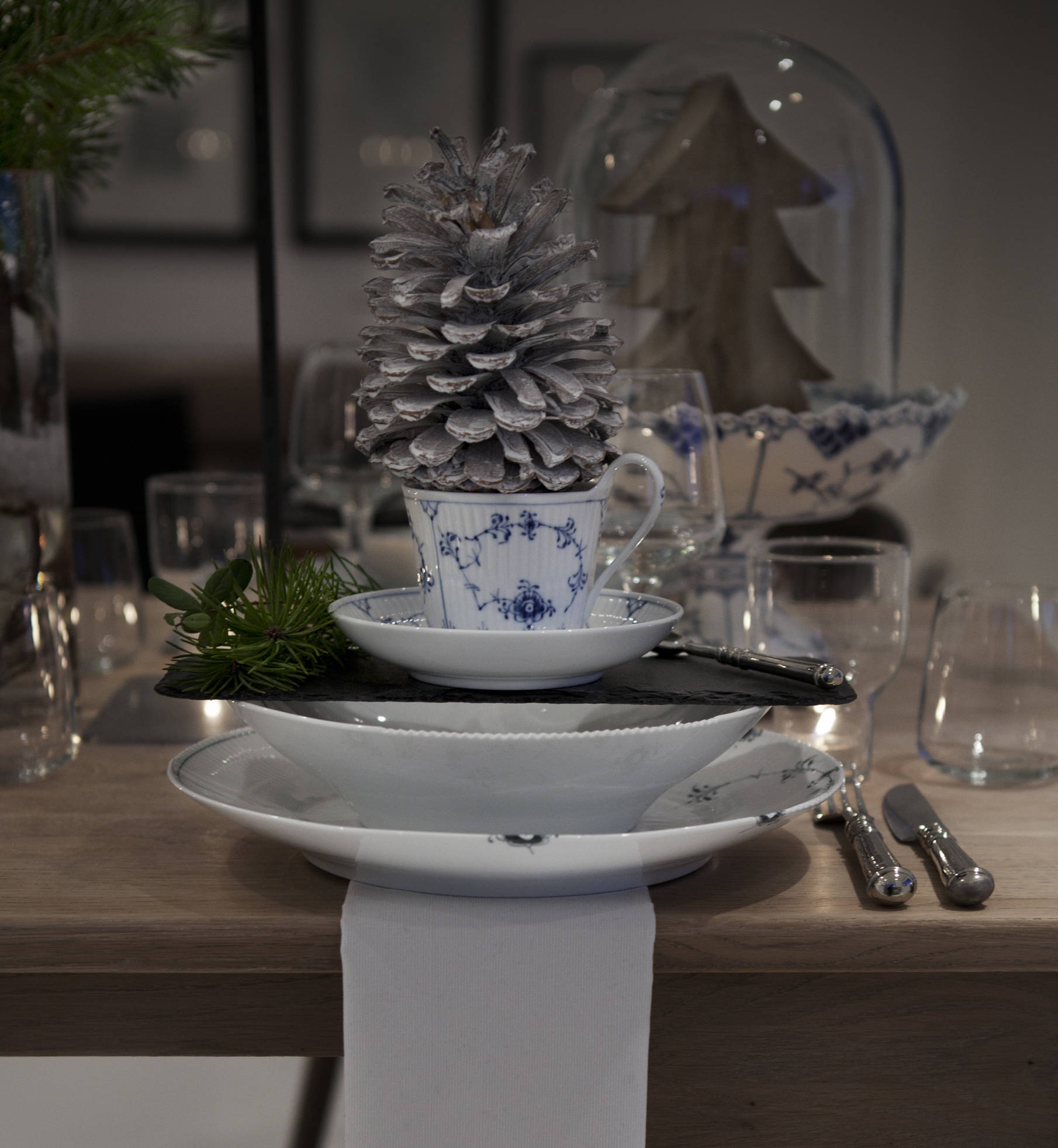 christmas table - Richard Ribe