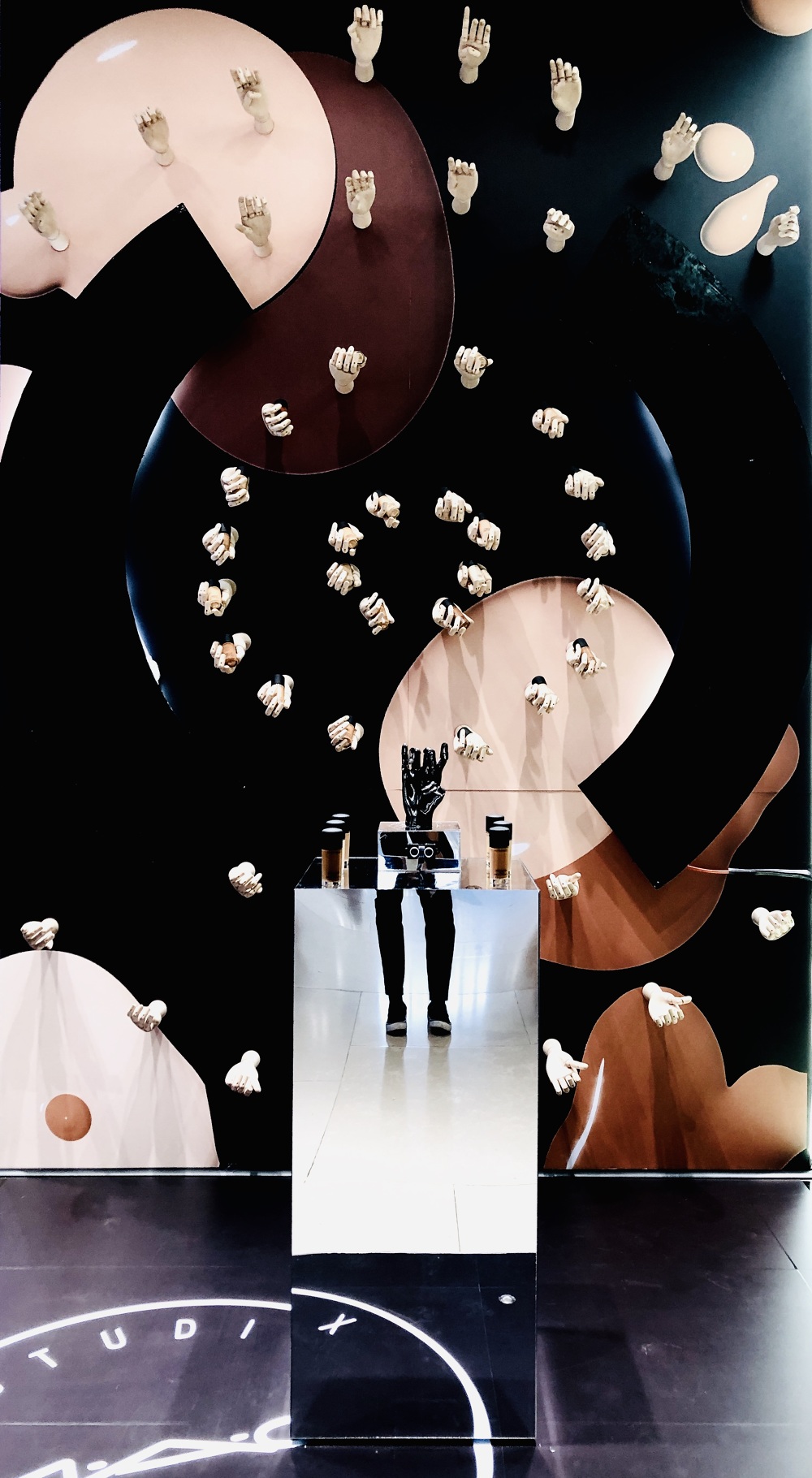 MAC Cosmetics, Campaign Installations - Nicholasongstudio