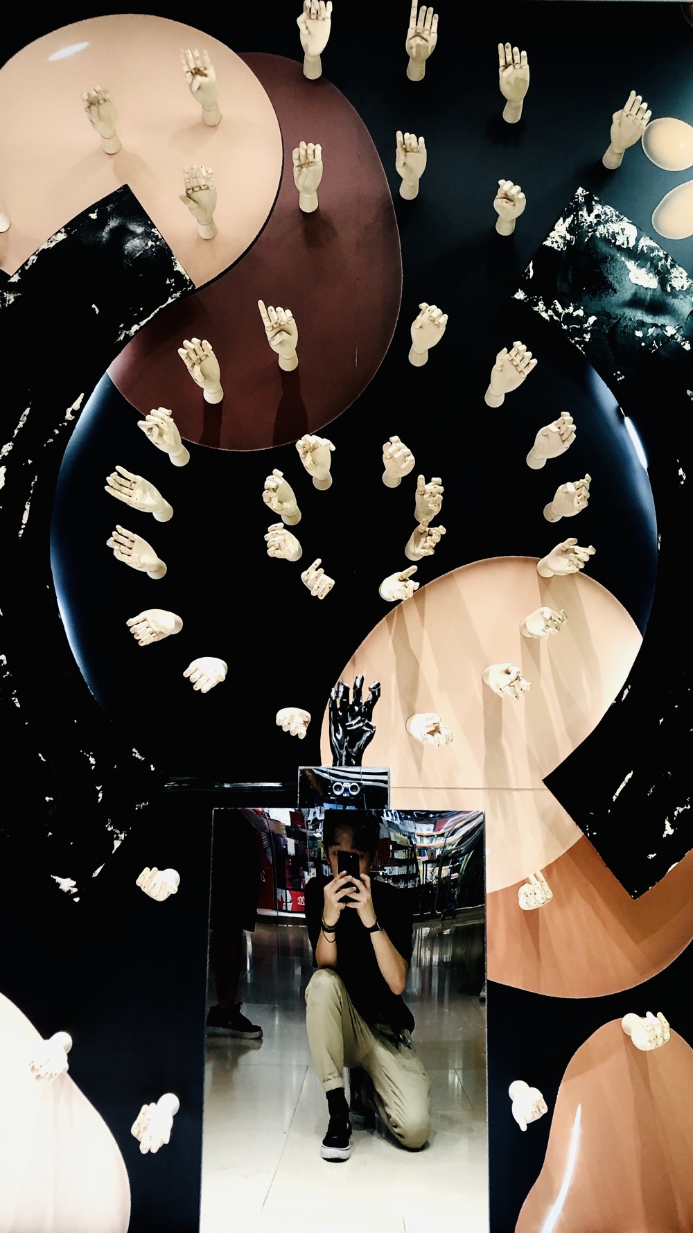 MAC Cosmetics, Campaign Installations - Nicholasongstudio