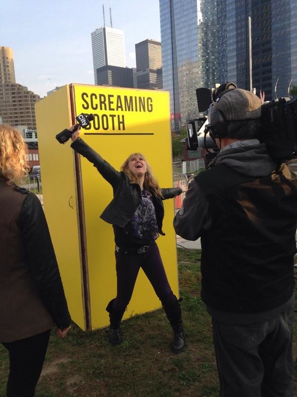 Boîte à cris / Screaming Booth - Chélanie