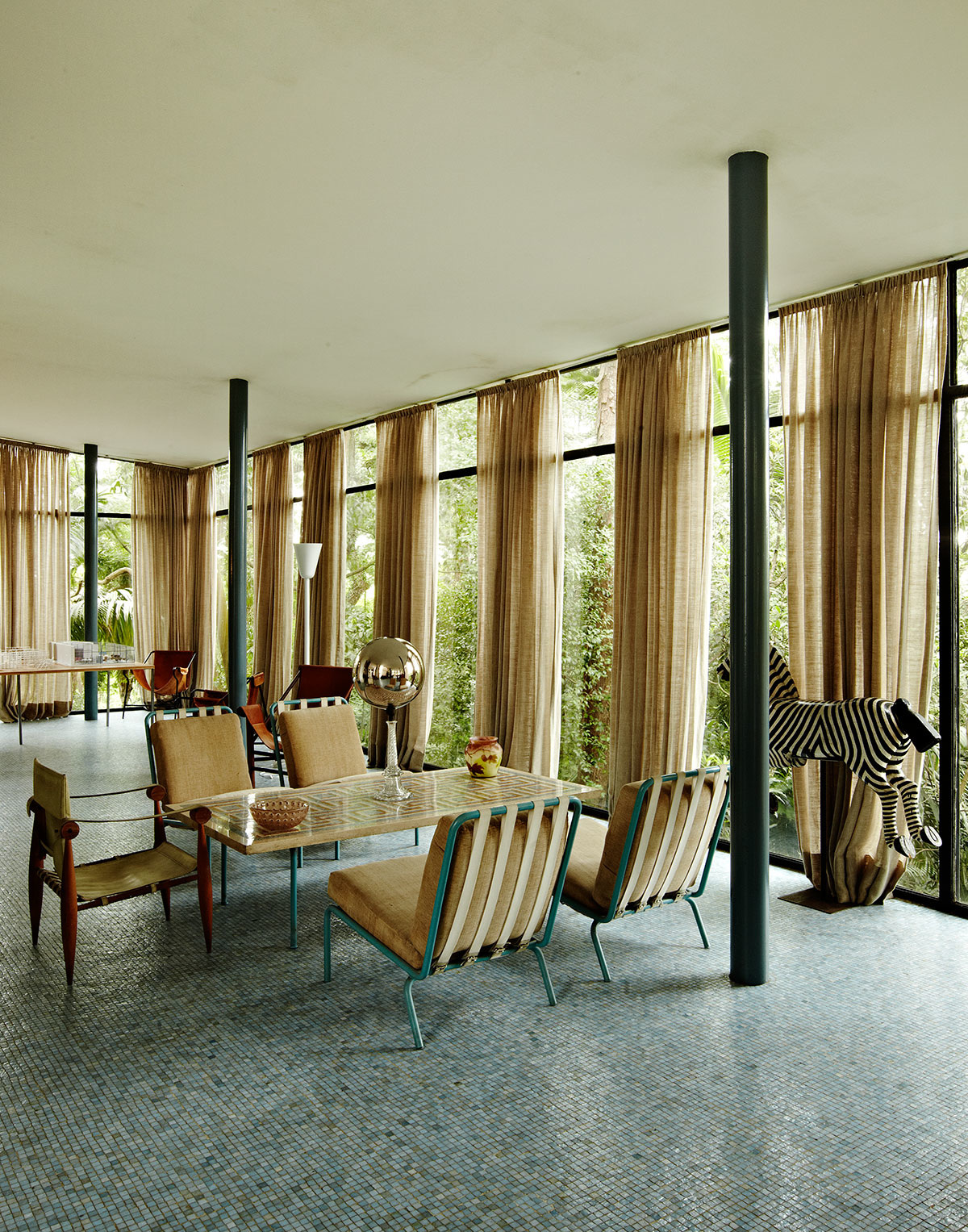 The Glass House // Lina Bo Bardi - from one backyard to another