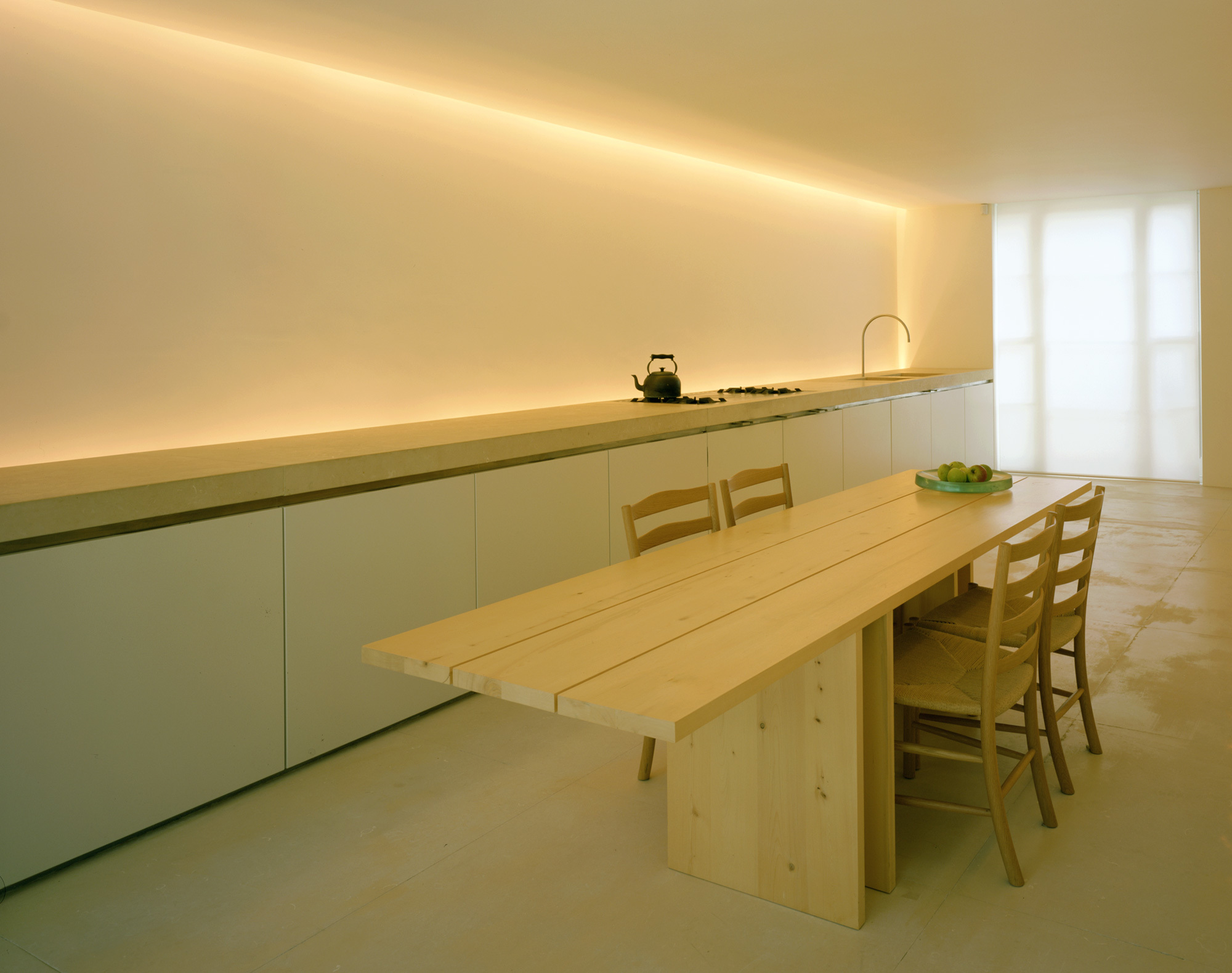 Pawson House // John Pawson - from one backyard to another