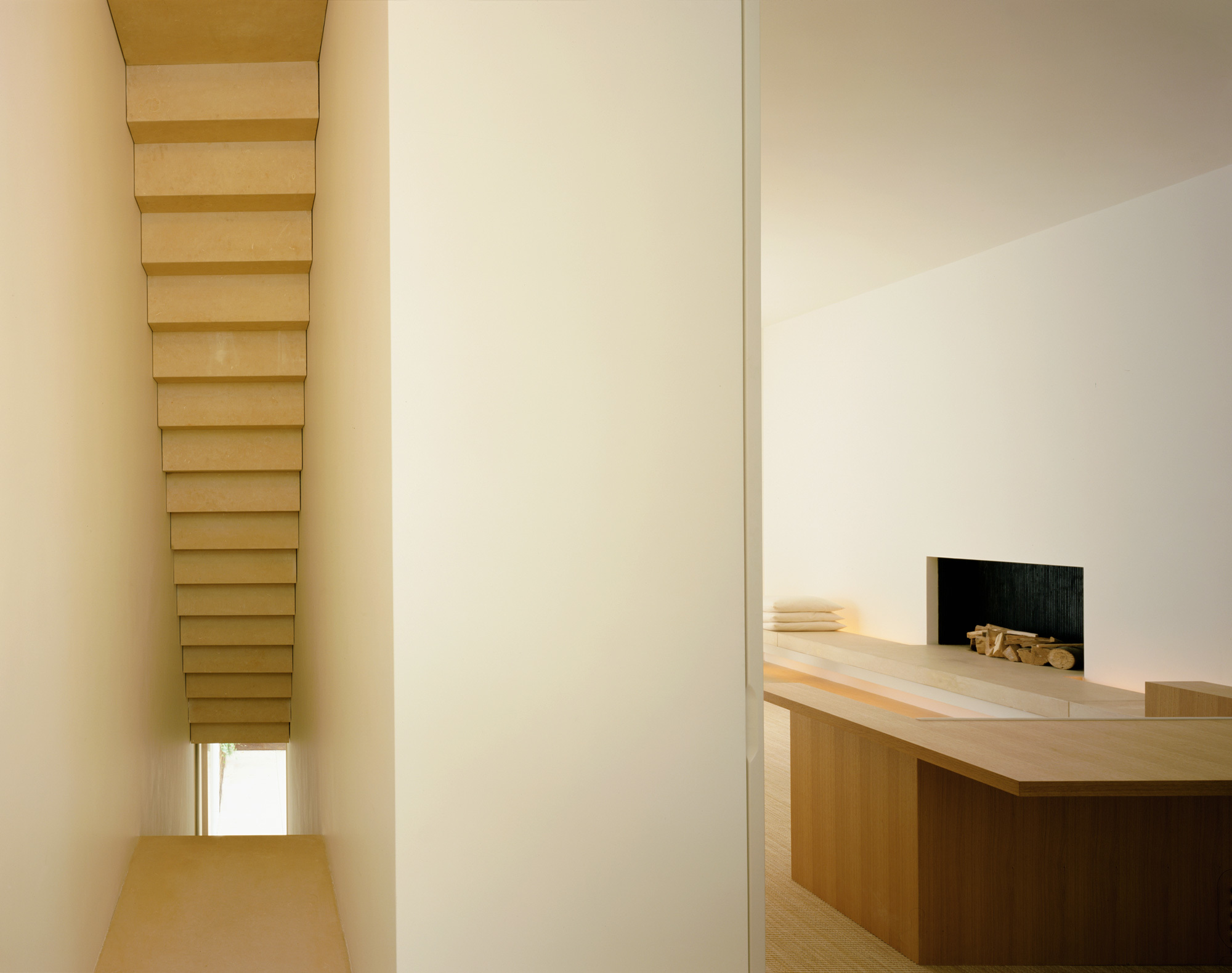 Pawson House // John Pawson - from one backyard to another