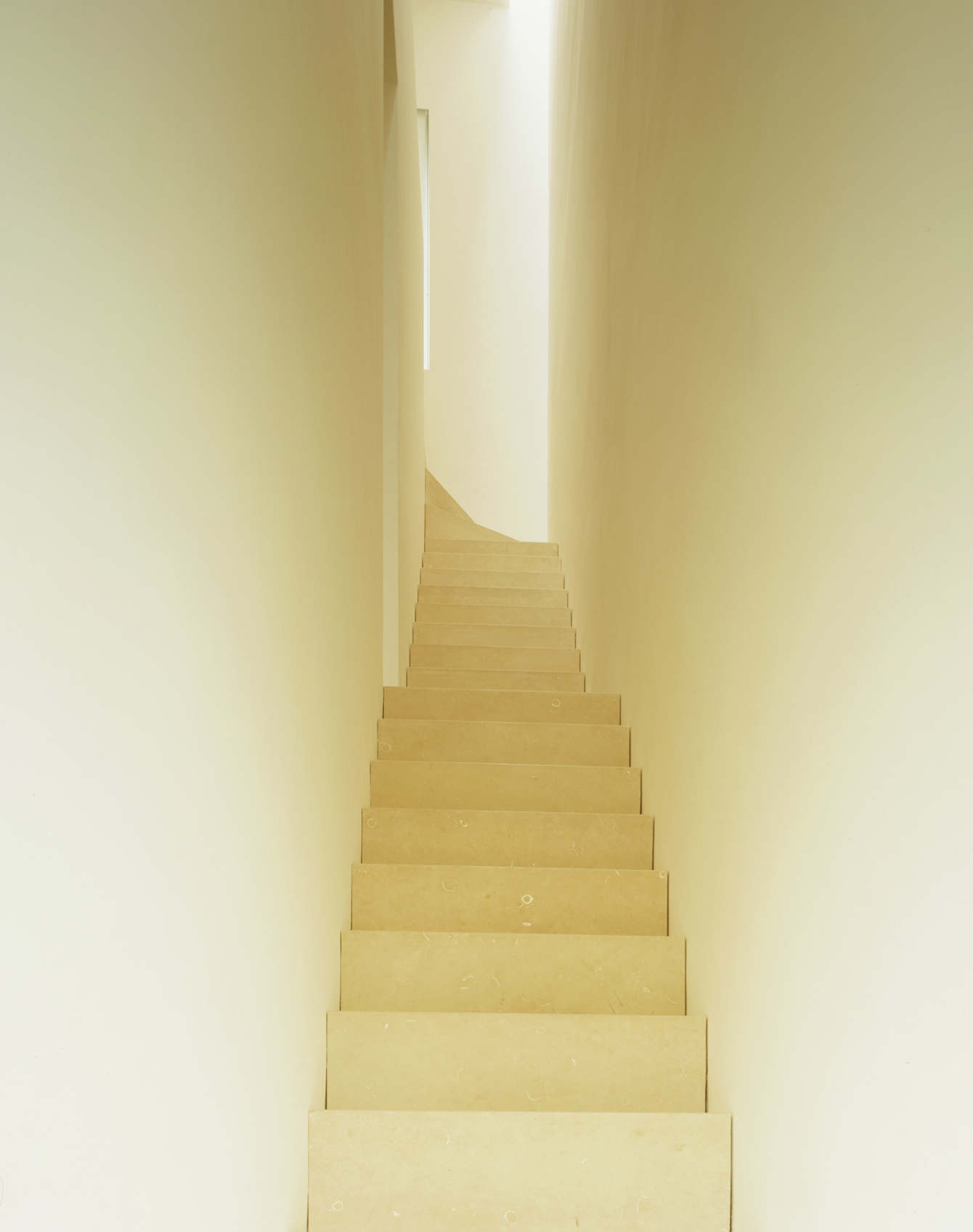Pawson House // John Pawson - from one backyard to another