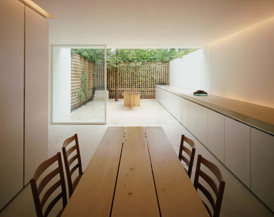 Pawson House // John Pawson - from one backyard to another