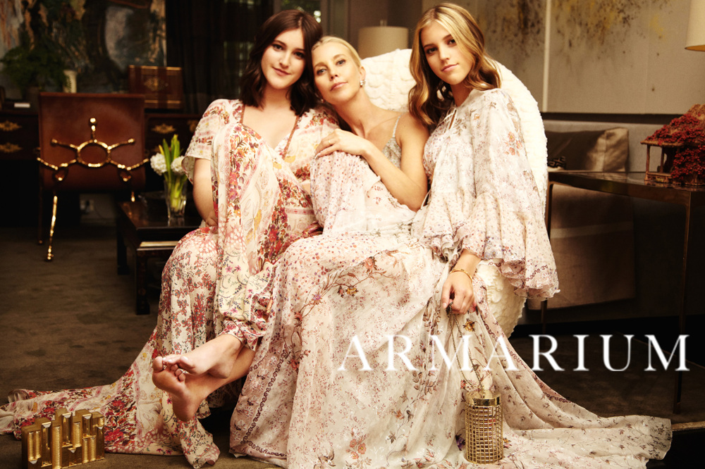 Gigi, Jamie and India Grimstad with Armarium - www.nicoiliev.com