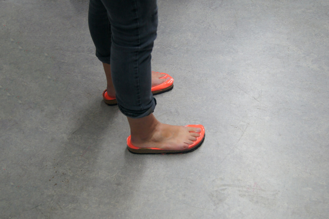 the space between my toes - Anne Büscher