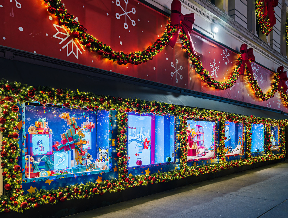 Bluey Macy's Window - Phil Ball