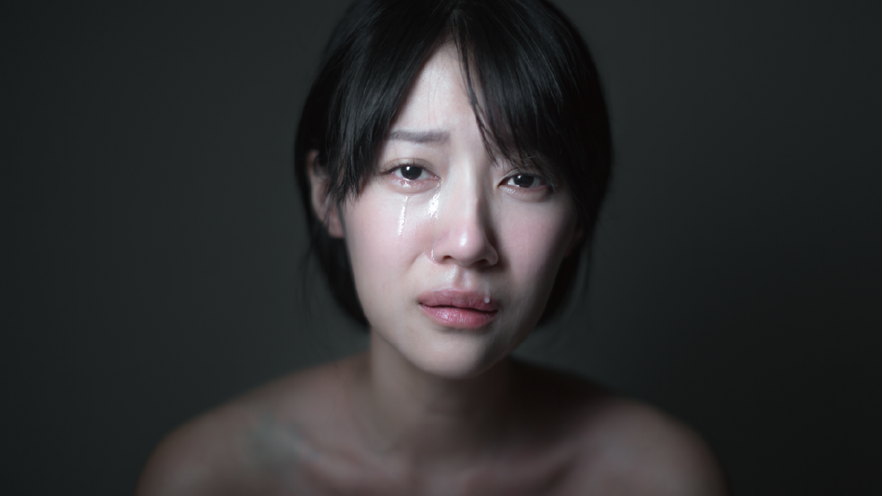 CRYING GIRLS - Yi-Hsuan Li