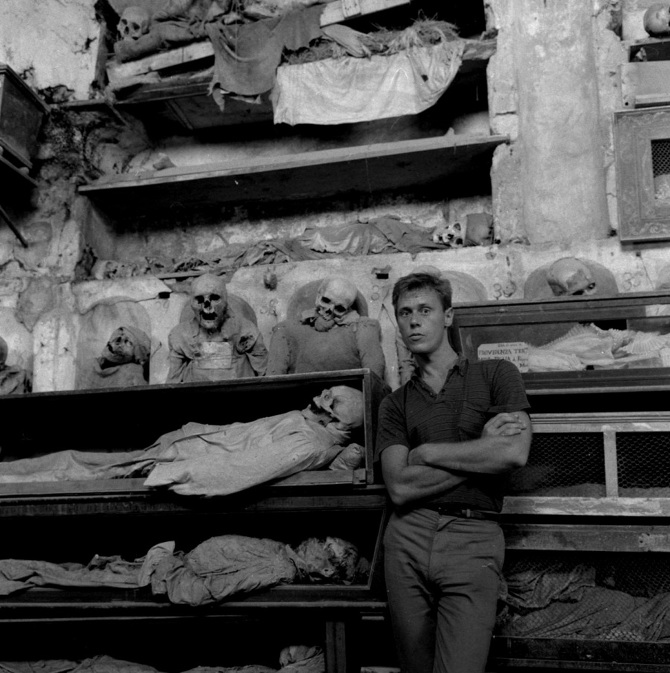 Prelude Paul Thek in Process - another vacant space.