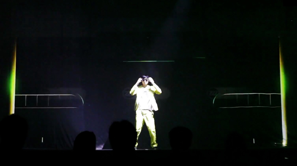 Klive 'PSY' Live Hologram Preshow - The Better Lab
