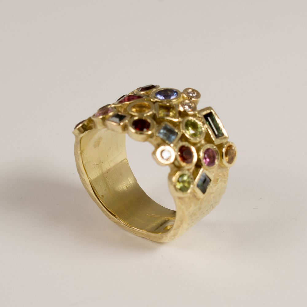 Ring 750/- mit verschiedenen Steinen - Edelgard Jung Schmuckdesign