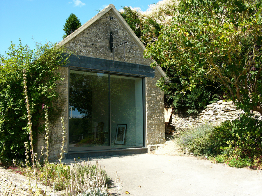 A Modern Outhouse - ATarchitecturedesign