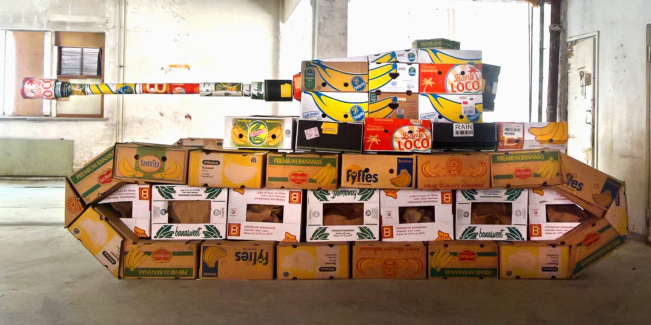 Banana Box Tank - Jussi Haro