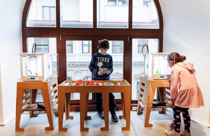 Art Maker Lab | Learning Center - curgen.com