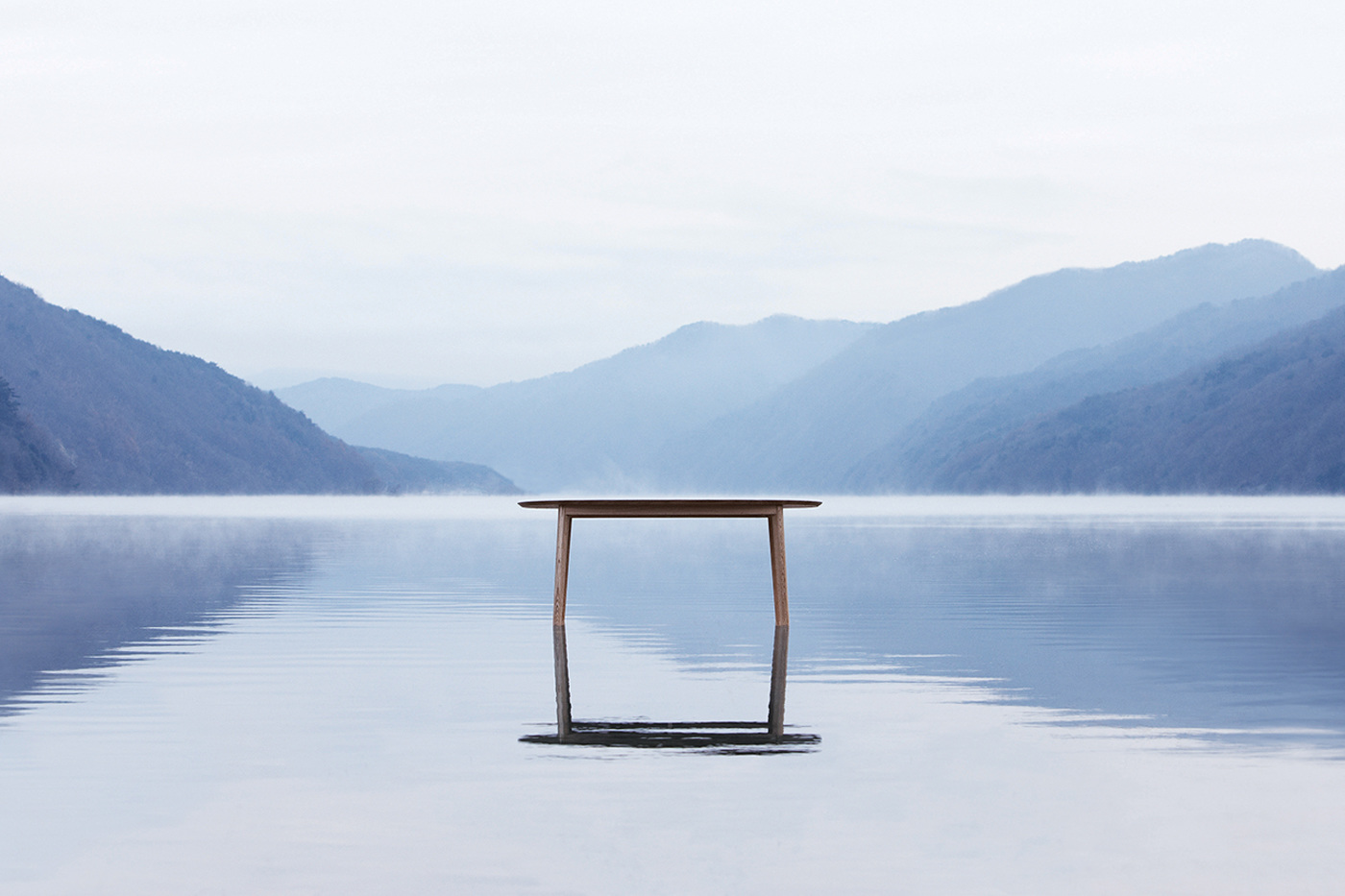 COMMA TABLE - H COMMA