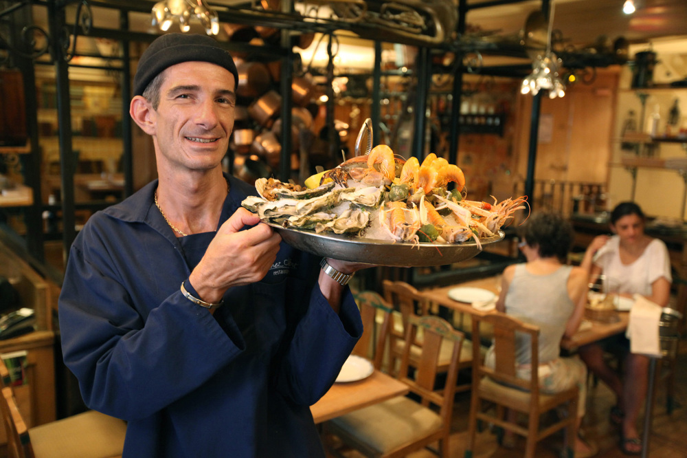 Chez Clement à Paris - Peter Winfield